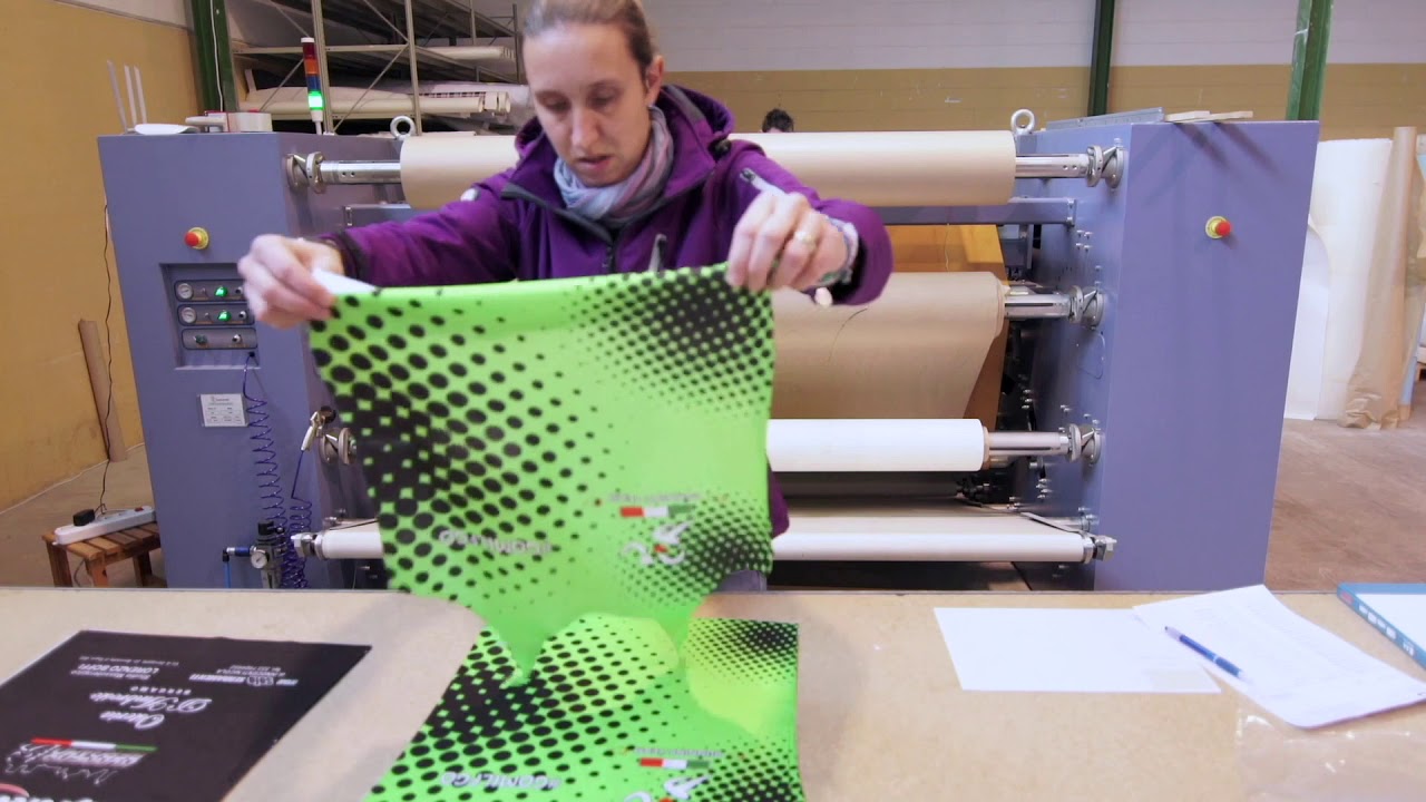 Transmatic 7460 SPORT - Calandre : Impression en continu, laize 160 cm.